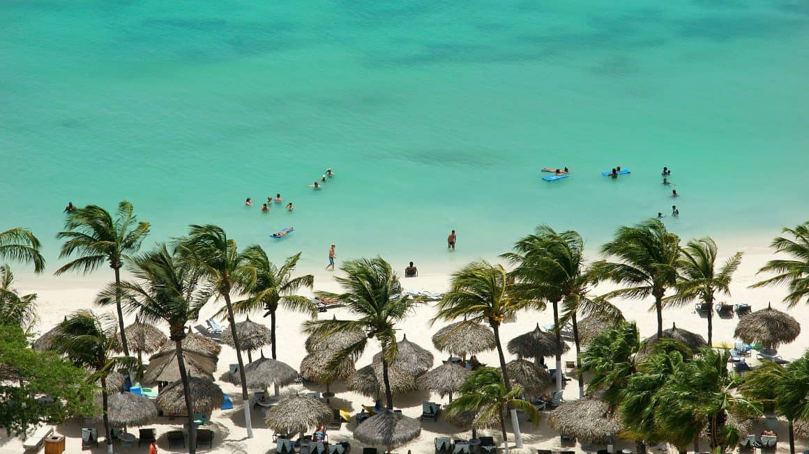 Aruba surfing guide: best beaches, surf schools & hotels for Canadians ...